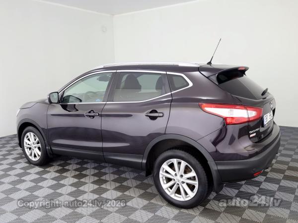 Nissan Qashqai 2016 Tallina vietnē Violets Nissan Qashqai 2016 Tallina, ar dzinēja tilpumu 1.20 L un nobraukumu 186 tūkst. km par 4499 €, foto 5 vietnē AUTOMOTO.COM.LV
