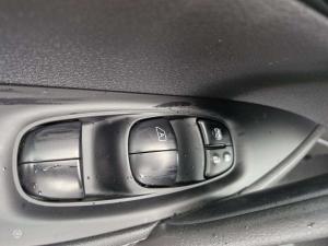 Violets Nissan Qashqai 2017 Viļņa, ar dzinēja tilpumu 1.20 L un nobraukumu 63 tūkst. km par 11500 €, foto 37 vietnē AUTOMOTO.COM.LV