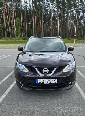 Violet Nissan Qashqai 2017 in Riga, with an engine capacity of 1.20 L and mileage of 193 thousand km for 8950 €, photo 4 on AUTOMOTO.COM.LV