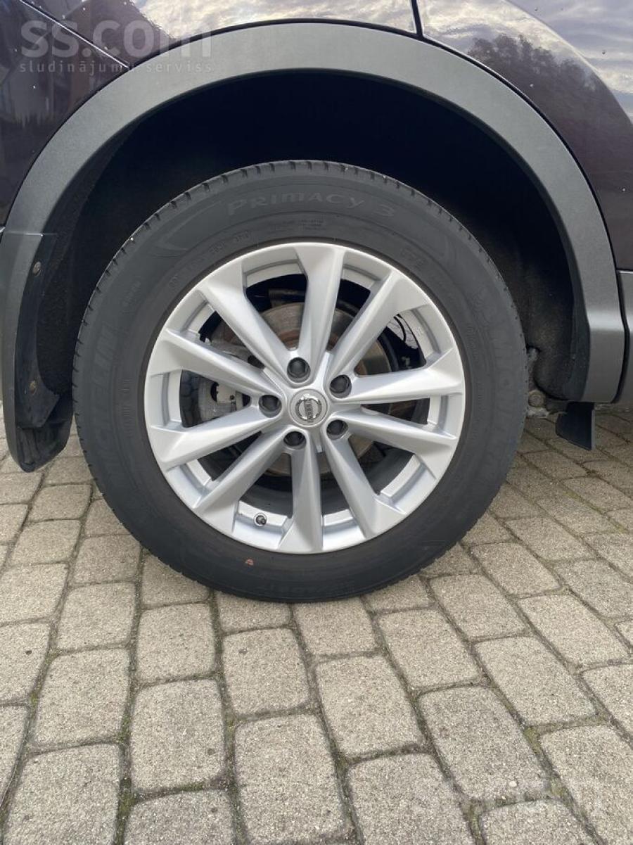 Violets Nissan Qashqai 2017 Rīga, ar dzinēja tilpumu 1.20 L un nobraukumu 45 tūkst. km par 11000 €, foto 18 vietnē AUTOMOTO.COM.LV