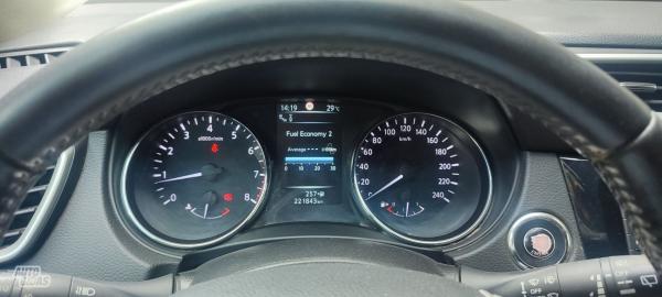 Violet Nissan Qashqai 2017 in Vilnius, with an engine capacity of 1.60 L and mileage of 220 thousand km for 8000 €, photo 5 on AUTOMOTO.COM.LV