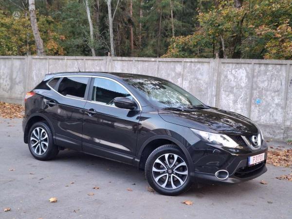 Violet Nissan Qashqai 2017 in Vilnius, with an engine capacity of 1.20 L and mileage of 157 thousand km for 7100 €, photo 1 on AUTOMOTO.COM.LV