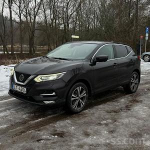 Violet Nissan Qashqai 2018 in Riga, with an engine capacity of 1.60 L and mileage of 137 thousand km for 11500 €, photo 2 on AUTOMOTO.COM.LV