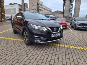 Violet Nissan Qashqai 2018 in Kaunas, with an engine capacity of 1.60 L and mileage of 113 thousand km for 14800 €, photo 2 on AUTOMOTO.COM.LV