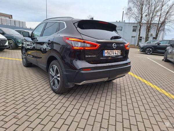 Violets Nissan Qashqai 2018 Kauņa, ar dzinēja tilpumu 1.60 L un nobraukumu 113 tūkst. km par 14800 €, foto 4 vietnē AUTOMOTO.COM.LV
