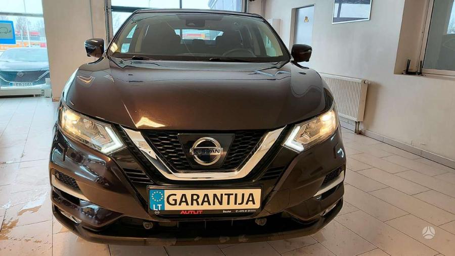 Violet Nissan Qashqai 2018 in Siauliai, with an engine capacity of 1.20 L and mileage of 71 thousand km for 11900 €, photo 2 on AUTOMOTO.COM.LV