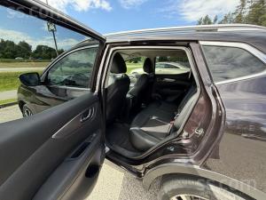 Violet Nissan Qashqai 2018 in Riga, with an engine capacity of 1.60 L and mileage of 108 thousand km for 12500 €, photo 7 on AUTOMOTO.COM.LV