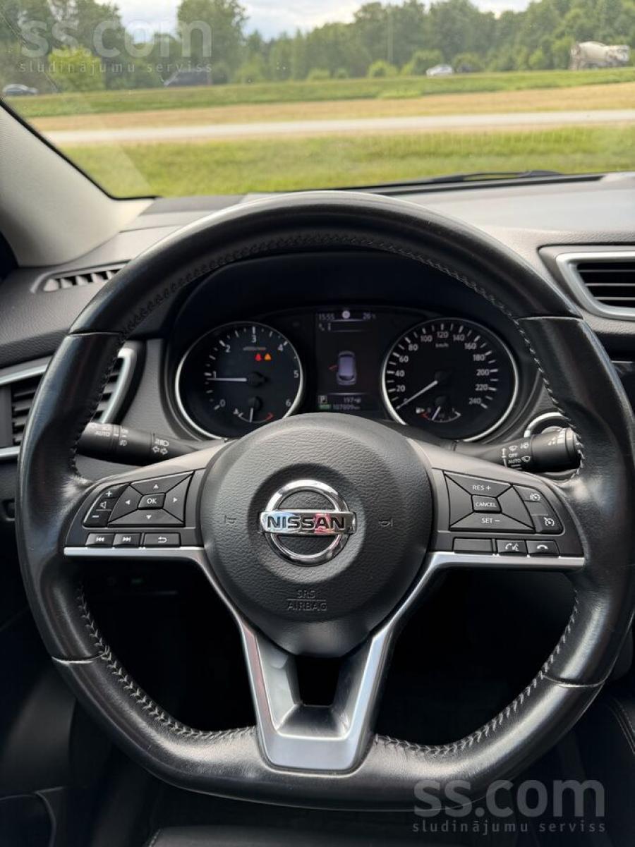 Violet Nissan Qashqai 2018 in Riga, with an engine capacity of 1.60 L and mileage of 108 thousand km for 12500 €, photo 14 on AUTOMOTO.COM.LV