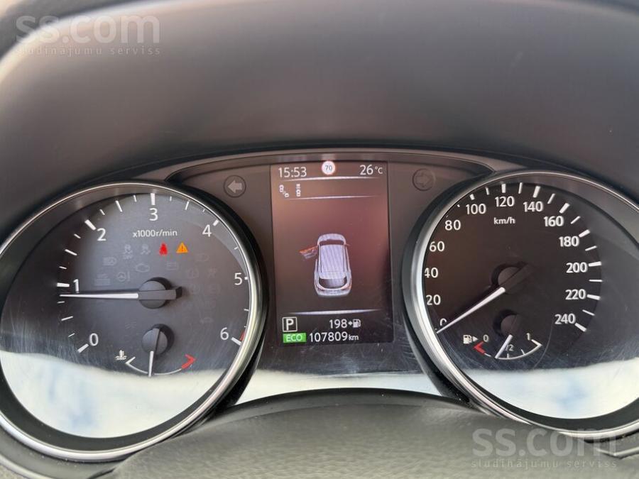 Violet Nissan Qashqai 2018 in Riga, with an engine capacity of 1.60 L and mileage of 108 thousand km for 12500 €, photo 17 on AUTOMOTO.COM.LV