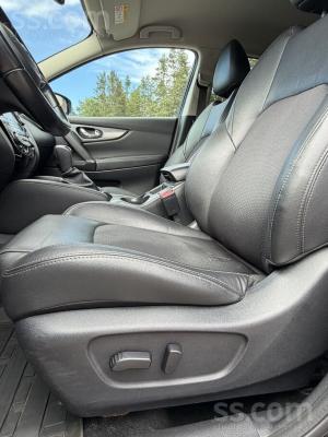 Violet Nissan Qashqai 2018 in Riga, with an engine capacity of 1.60 L and mileage of 108 thousand km for 12000 €, photo 6 on AUTOMOTO.COM.LV
