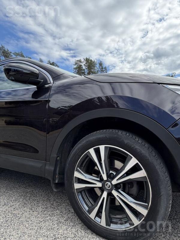 Violet Nissan Qashqai 2018 in Riga, with an engine capacity of 1.60 L and mileage of 108 thousand km for 12000 €, photo 6 on AUTOMOTO.COM.LV