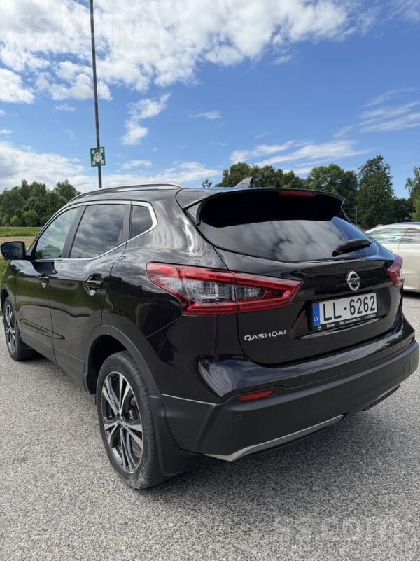 Violet Nissan Qashqai 2018 in Riga, with an engine capacity of 1.60 L and mileage of 108 thousand km for 12000 €, photo 8 on AUTOMOTO.COM.LV