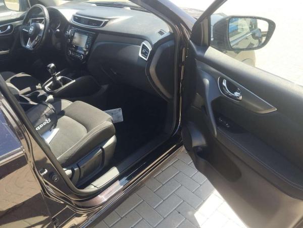 Violet Nissan Qashqai 2018 in Taurage, with an engine capacity of 1.46 L and mileage of 128 thousand km for 10300 €, photo 10 on AUTOMOTO.COM.LV