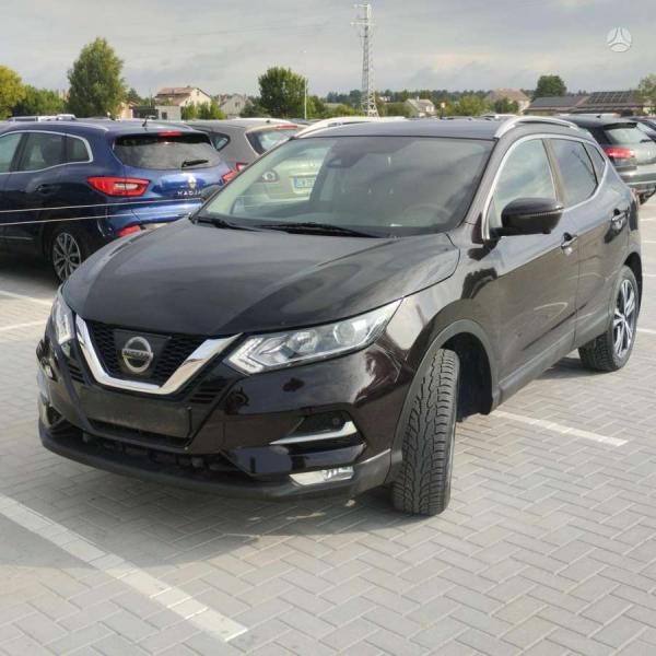 Violet Nissan Qashqai 2018 in Taurage, with an engine capacity of 1.46 L and mileage of 128 thousand km for 9800 €, photo 2 on AUTOMOTO.COM.LV