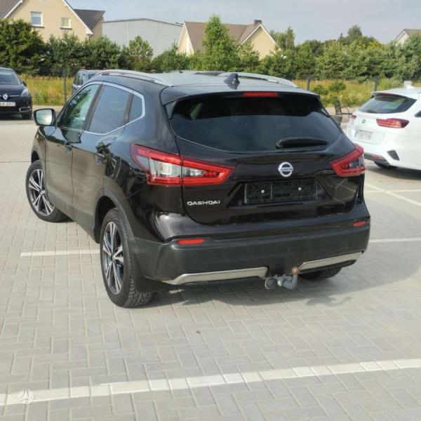 Violet Nissan Qashqai 2018 in Taurage, with an engine capacity of 1.46 L and mileage of 128 thousand km for 9800 €, photo 4 on AUTOMOTO.COM.LV
