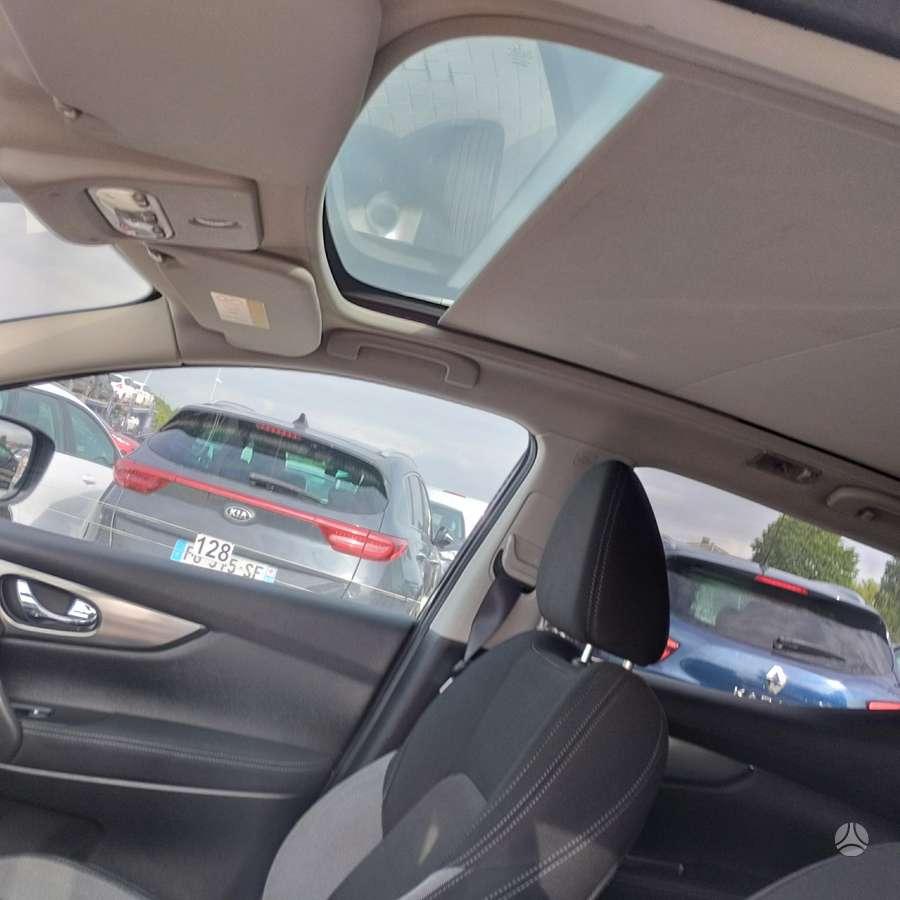 Violet Nissan Qashqai 2018 in Taurage, with an engine capacity of 1.46 L and mileage of 128 thousand km for 9800 €, photo 8 on AUTOMOTO.COM.LV