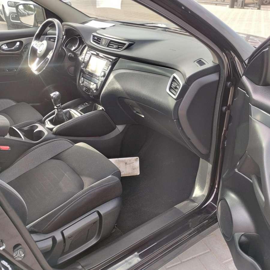 Violet Nissan Qashqai 2018 in Taurage, with an engine capacity of 1.46 L and mileage of 128 thousand km for 9800 €, photo 12 on AUTOMOTO.COM.LV