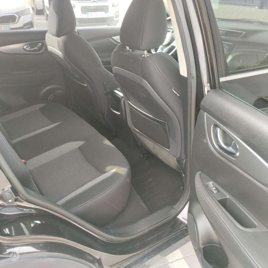 Violet Nissan Qashqai 2018 in Taurage, with an engine capacity of 1.46 L and mileage of 128 thousand km for 9800 €, photo 13 on AUTOMOTO.COM.LV