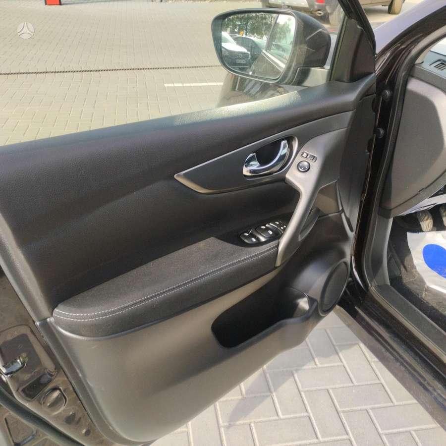 Violet Nissan Qashqai 2018 in Taurage, with an engine capacity of 1.46 L and mileage of 128 thousand km for 9800 €, photo 16 on AUTOMOTO.COM.LV