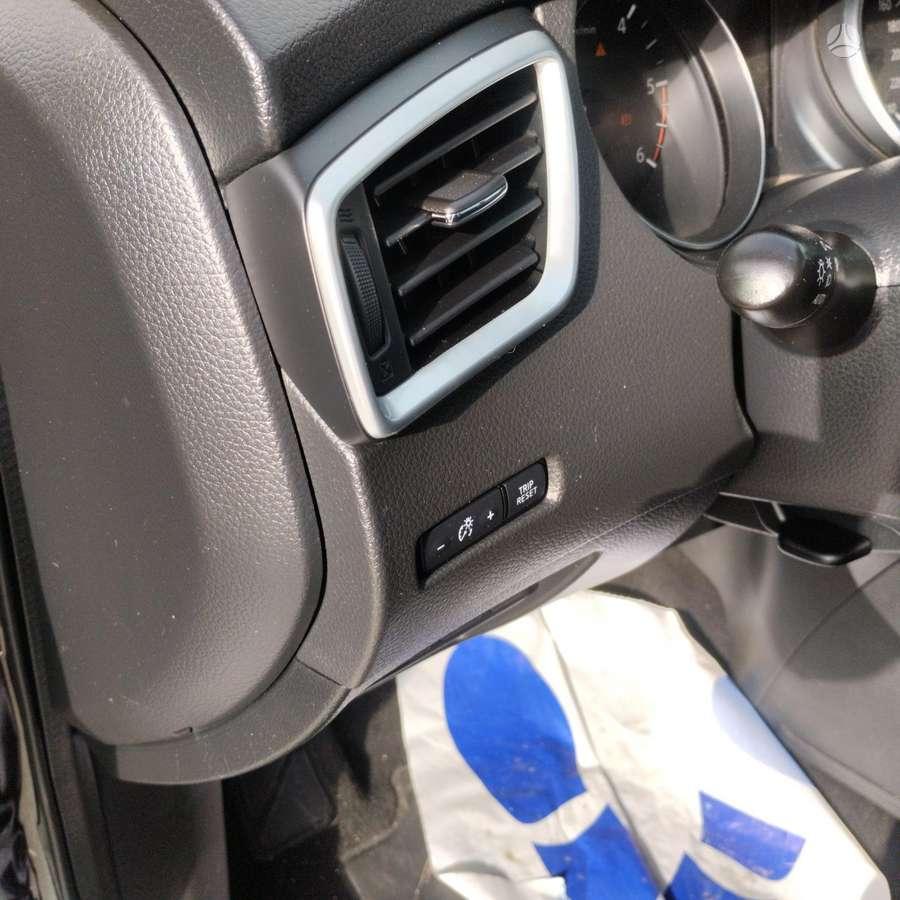 Violet Nissan Qashqai 2018 in Taurage, with an engine capacity of 1.46 L and mileage of 128 thousand km for 9800 €, photo 17 on AUTOMOTO.COM.LV