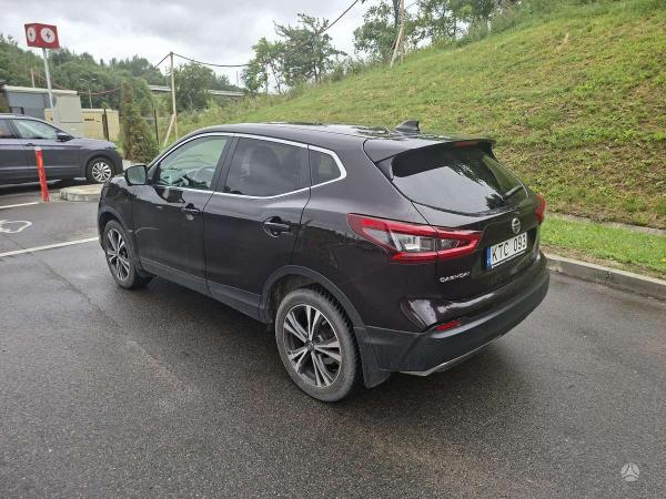 Violets Nissan Qashqai 2018 Viļņa, ar dzinēja tilpumu 1.20 L un nobraukumu 76 tūkst. km par 12100 €, foto 2 vietnē AUTOMOTO.COM.LV