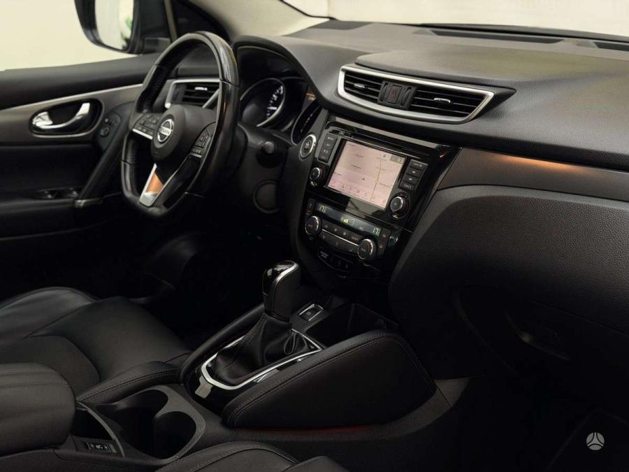 Violet Nissan Qashqai 2019 in Vilnius, with an engine capacity of 1.33 L and mileage of 110 thousand km for 15290 €, photo 16 on AUTOMOTO.COM.LV