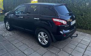 Violet Nissan Qashqai 2011 in Birstonas, with an engine capacity of 1.46 L and mileage of 198 thousand km for 5450 €, photo  on AUTOMOTO.COM.LV