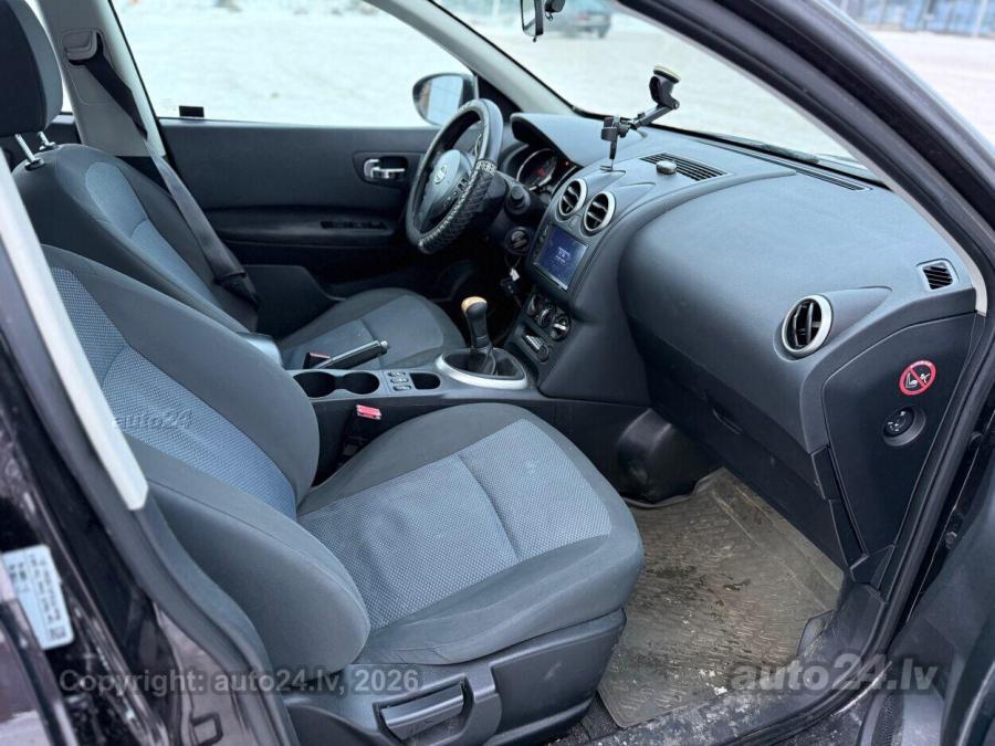 Violets Nissan Qashqai 2012 Tartu, ar dzinēja tilpumu 1.60 L un nobraukumu 290 tūkst. km par 2500 €, foto 9 vietnē AUTOMOTO.COM.LV