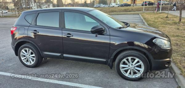 Violets Nissan Qashqai 2012 Keila, ar dzinēja tilpumu 1.60 L un nobraukumu 187 tūkst. km par 4900 €, foto 1 vietnē AUTOMOTO.COM.LV