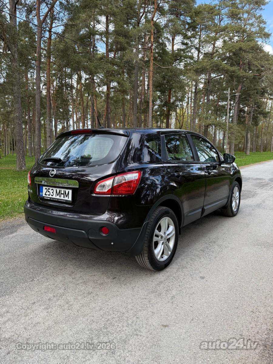 Violet Nissan Qashqai 2012 in Tallinn, with an engine capacity of 1.60 L and mileage of 0 thousand km for 5390 €, photo 4 on AUTOMOTO.COM.LV