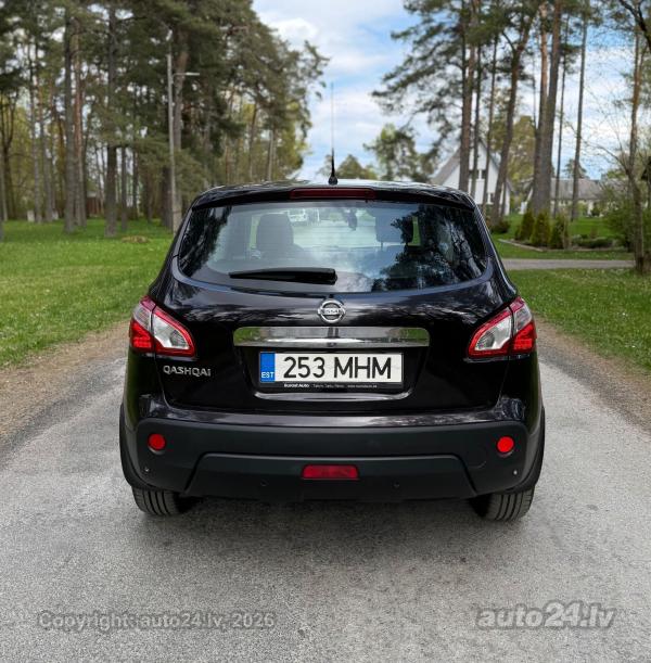 Violets Nissan Qashqai 2012 Tallina, ar dzinēja tilpumu 1.60 L un nobraukumu 0 tūkst. km par 5390 €, foto 4 vietnē AUTOMOTO.COM.LV