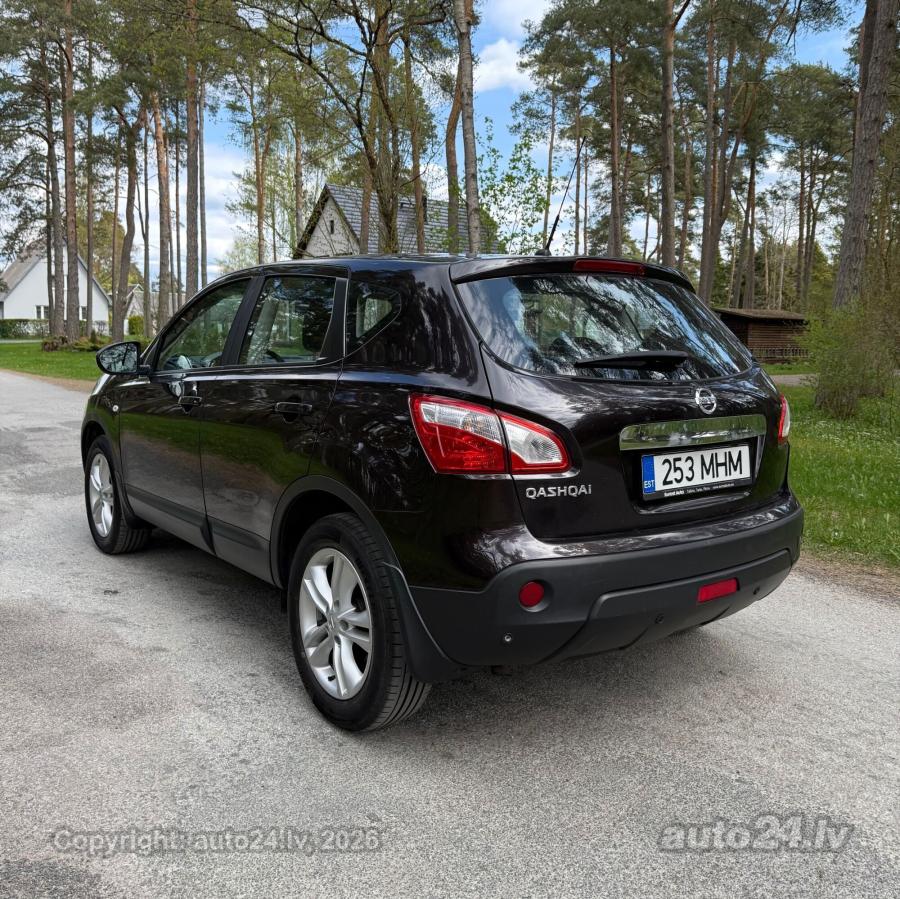 Violet Nissan Qashqai 2012 in Tallinn, with an engine capacity of 1.60 L and mileage of 0 thousand km for 5390 €, photo 8 on AUTOMOTO.COM.LV