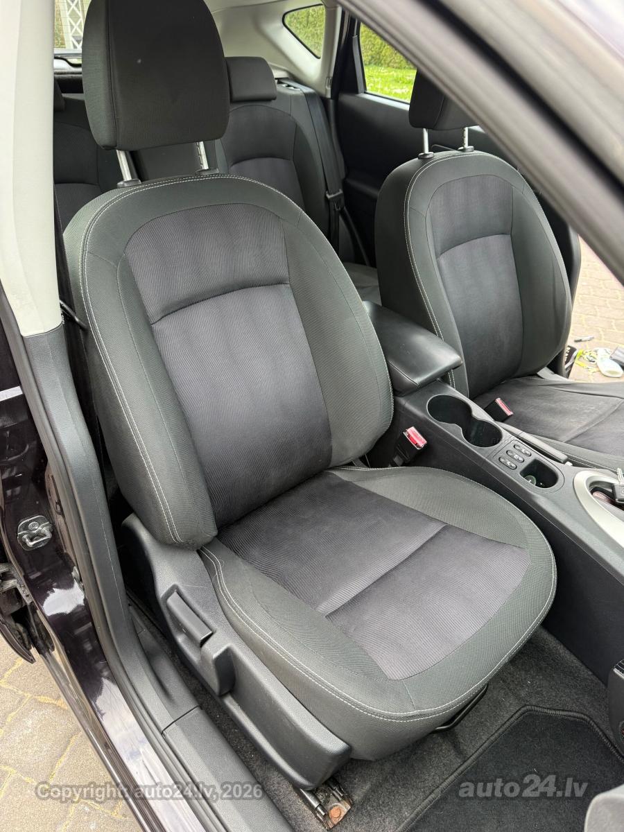 Violet Nissan Qashqai 2012 in Tallinn, with an engine capacity of 1.60 L and mileage of 0 thousand km for 5390 €, photo 13 on AUTOMOTO.COM.LV