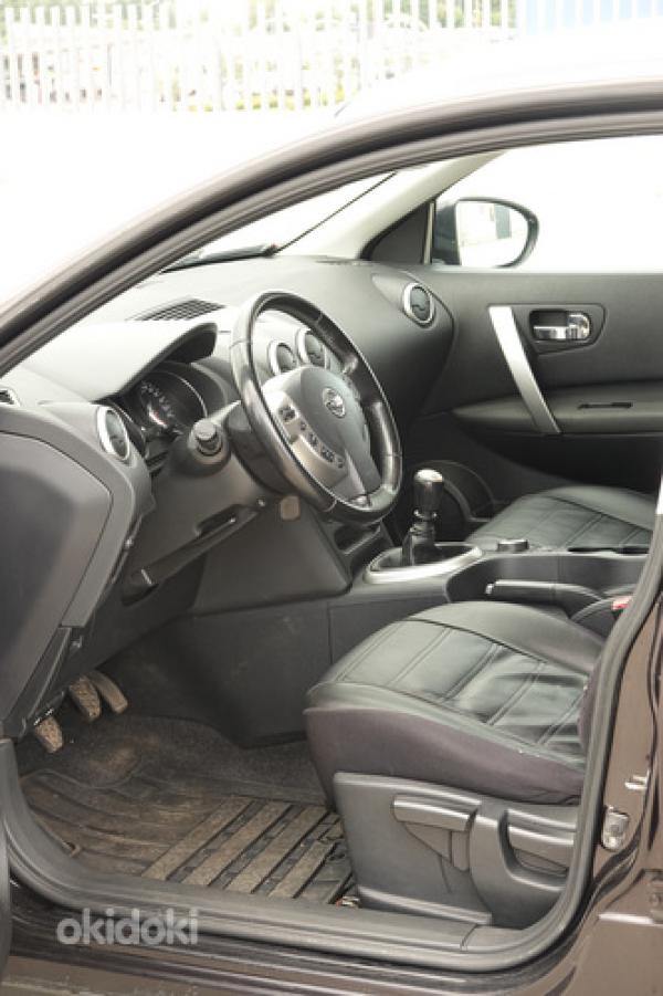 Violets Nissan Qashqai 2012 Tallina, ar dzinēja tilpumu 1.60 L un nobraukumu 351 tūkst. km par 3750 €, foto 9 vietnē AUTOMOTO.COM.LV