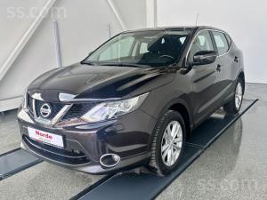Violet Nissan Qashqai 2017 in Riga, with an engine capacity of 1.20 L and mileage of 32 thousand km for 12890 €, photo  on AUTOMOTO.COM.LV