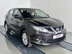 Violet Nissan Qashqai 2017 in Riga, with an engine capacity of 1.20 L and mileage of 32 thousand km for 12890 €, photo 3 on AUTOMOTO.COM.LV