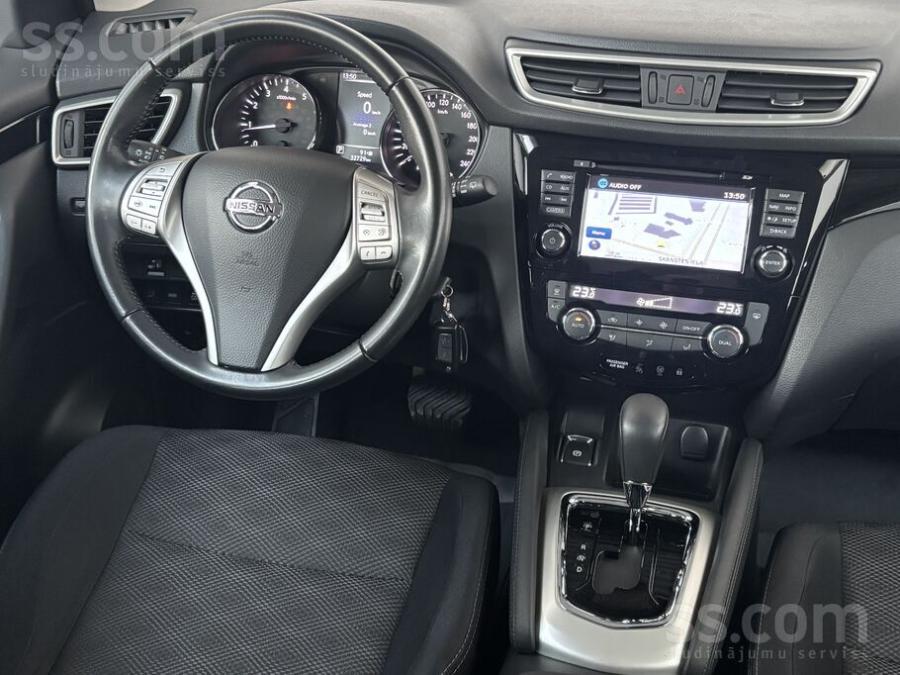 Violet Nissan Qashqai 2017 in Riga, with an engine capacity of 1.20 L and mileage of 32 thousand km for 12890 €, photo 11 on AUTOMOTO.COM.LV