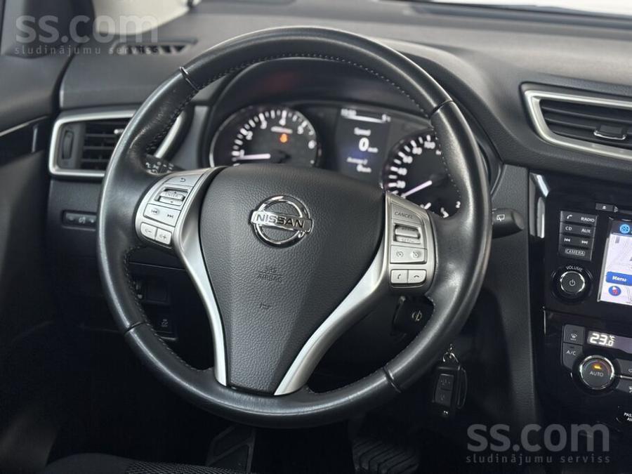 Violet Nissan Qashqai 2017 in Riga, with an engine capacity of 1.20 L and mileage of 32 thousand km for 12890 €, photo 13 on AUTOMOTO.COM.LV
