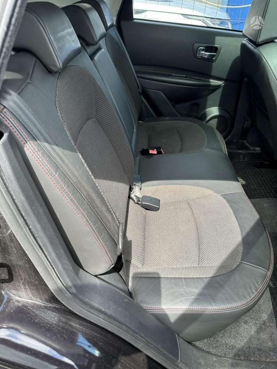 Violets Nissan Qashqai 2010 Kauņa, ar dzinēja tilpumu 2.00 L un nobraukumu 220 tūkst. km par 4400 €, foto 21 vietnē AUTOMOTO.COM.LV
