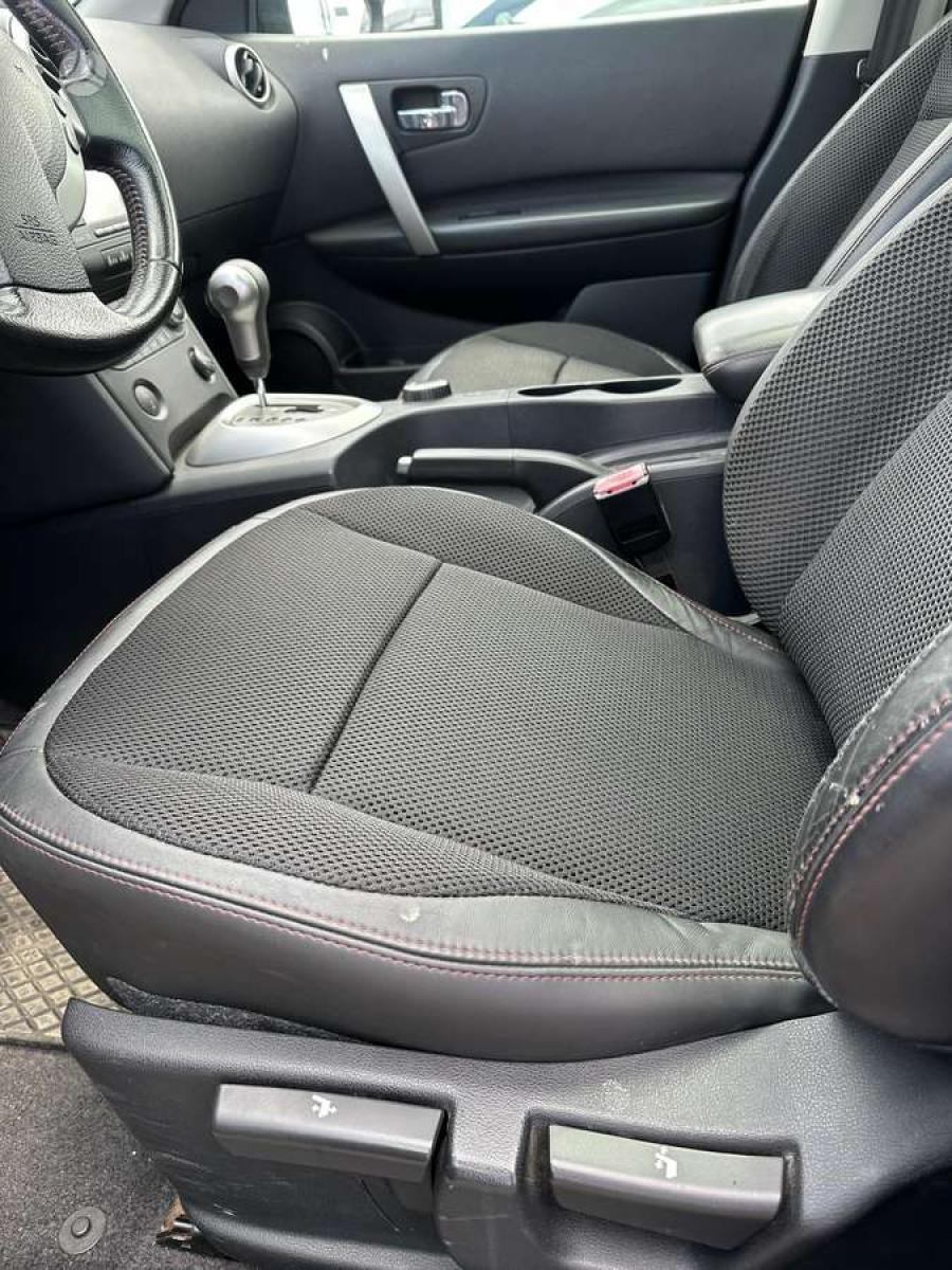 Violets Nissan Qashqai 2010 Kauņa, ar dzinēja tilpumu 2.00 L un nobraukumu 220 tūkst. km par 4400 €, foto 24 vietnē AUTOMOTO.COM.LV