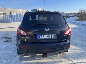 Violet Nissan Qashqai 2013 in Vilnius, with an engine capacity of 1.60 L and mileage of 220 thousand km for 6350 €, photo 5 on AUTOMOTO.COM.LV
