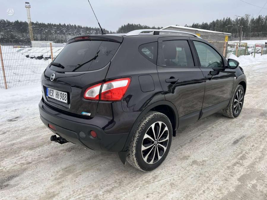 Violets Nissan Qashqai 2013 Viļņa, ar dzinēja tilpumu 1.60 L un nobraukumu 220 tūkst. km par 6350 €, foto 2 vietnē AUTOMOTO.COM.LV