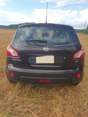 Violet Nissan Qashqai 2011 in Trakai, with an engine capacity of 1.50 L and mileage of 261 thousand km for 5150 €, photo 5 on AUTOMOTO.COM.LV