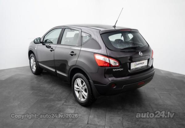 Violet Nissan Qashqai 2012 in Tallinn, with an engine capacity of 2.00 L and mileage of 186 thousand km for 4999 €, photo 6 on AUTOMOTO.COM.LV