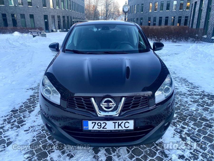 Violet Nissan Qashqai 2013 in Tallinn, with an engine capacity of 1.60 L and mileage of 245 thousand km for 5500 €, photo 3 on AUTOMOTO.COM.LV