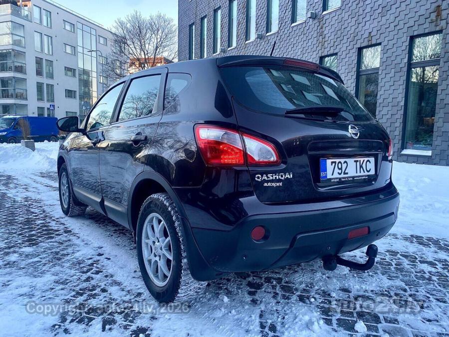Violet Nissan Qashqai 2013 in Tallinn, with an engine capacity of 1.60 L and mileage of 245 thousand km for 5500 €, photo 5 on AUTOMOTO.COM.LV