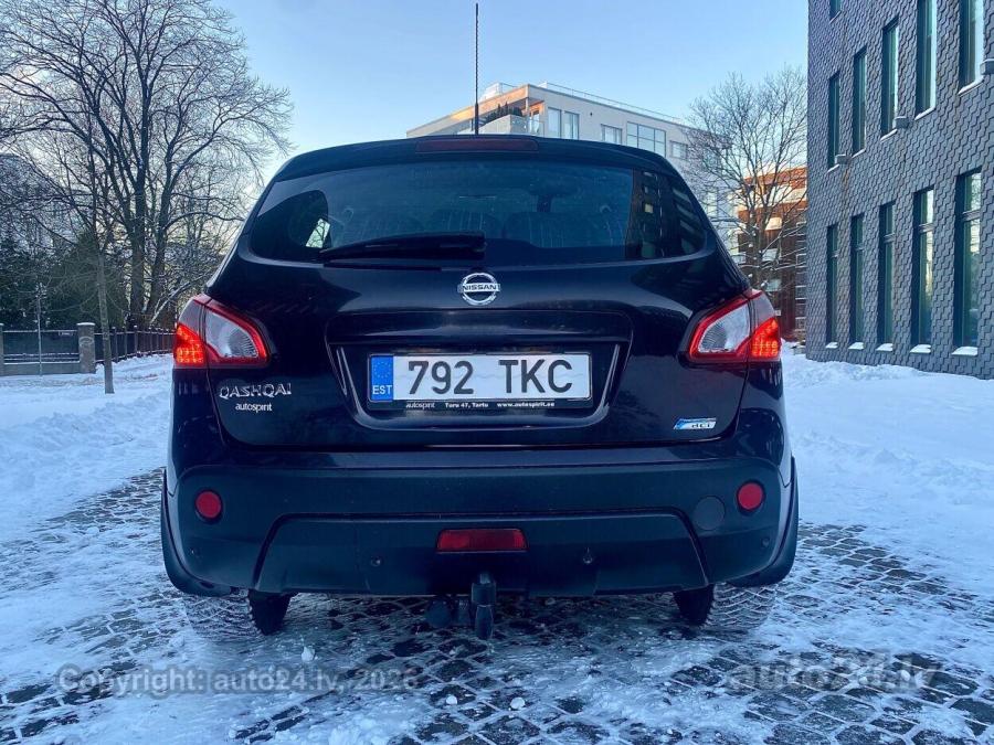 Violet Nissan Qashqai 2013 in Tallinn, with an engine capacity of 1.60 L and mileage of 245 thousand km for 5500 €, photo 6 on AUTOMOTO.COM.LV