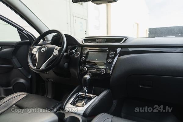Violet Nissan Qashqai 2014 in Tallinn, with an engine capacity of 0.00 L and mileage of 261 thousand km for 8999 €, photo 9 on AUTOMOTO.COM.LV