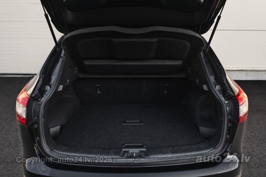 Violets Nissan Qashqai 2014 Tallina, ar dzinēja tilpumu 0.00 L un nobraukumu 261 tūkst. km par 8999 €, foto 13 vietnē AUTOMOTO.COM.LV