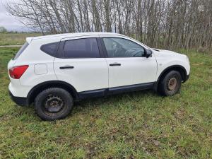 White Nissan Qashqai 2008 in Klaipeda, with an engine capacity of 2.00 L and mileage of 322 thousand km for 4000 €, photo 3 on AUTOMOTO.COM.LV